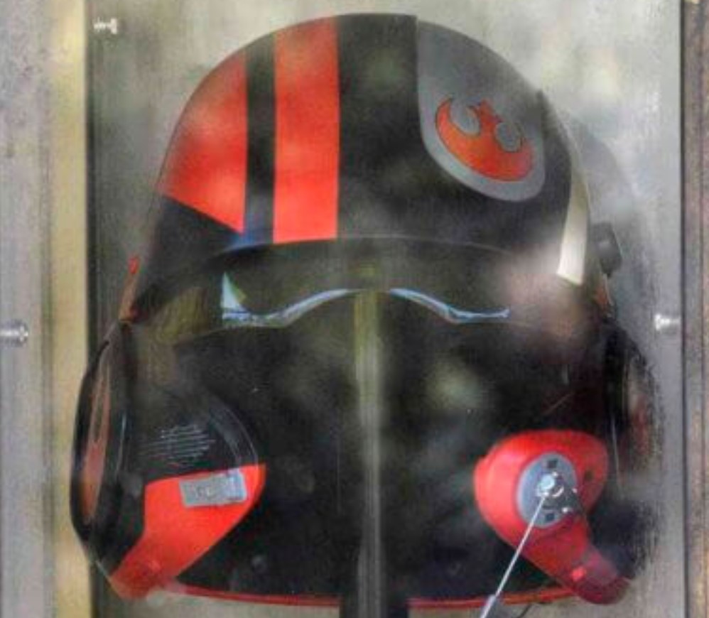Poe X-Wing - Galaxy's Edge (Resistance Supply) Replica Helmets